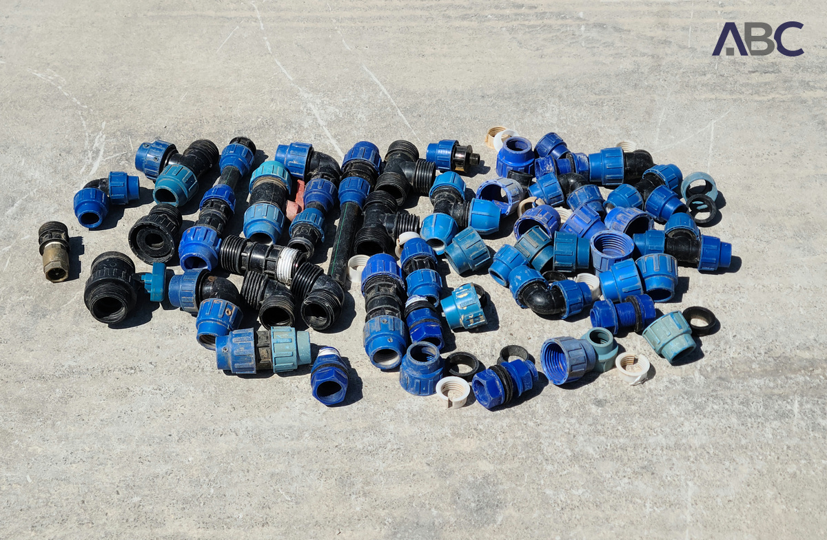 Assorted Poly Pipes & Connectors (1 Lot)