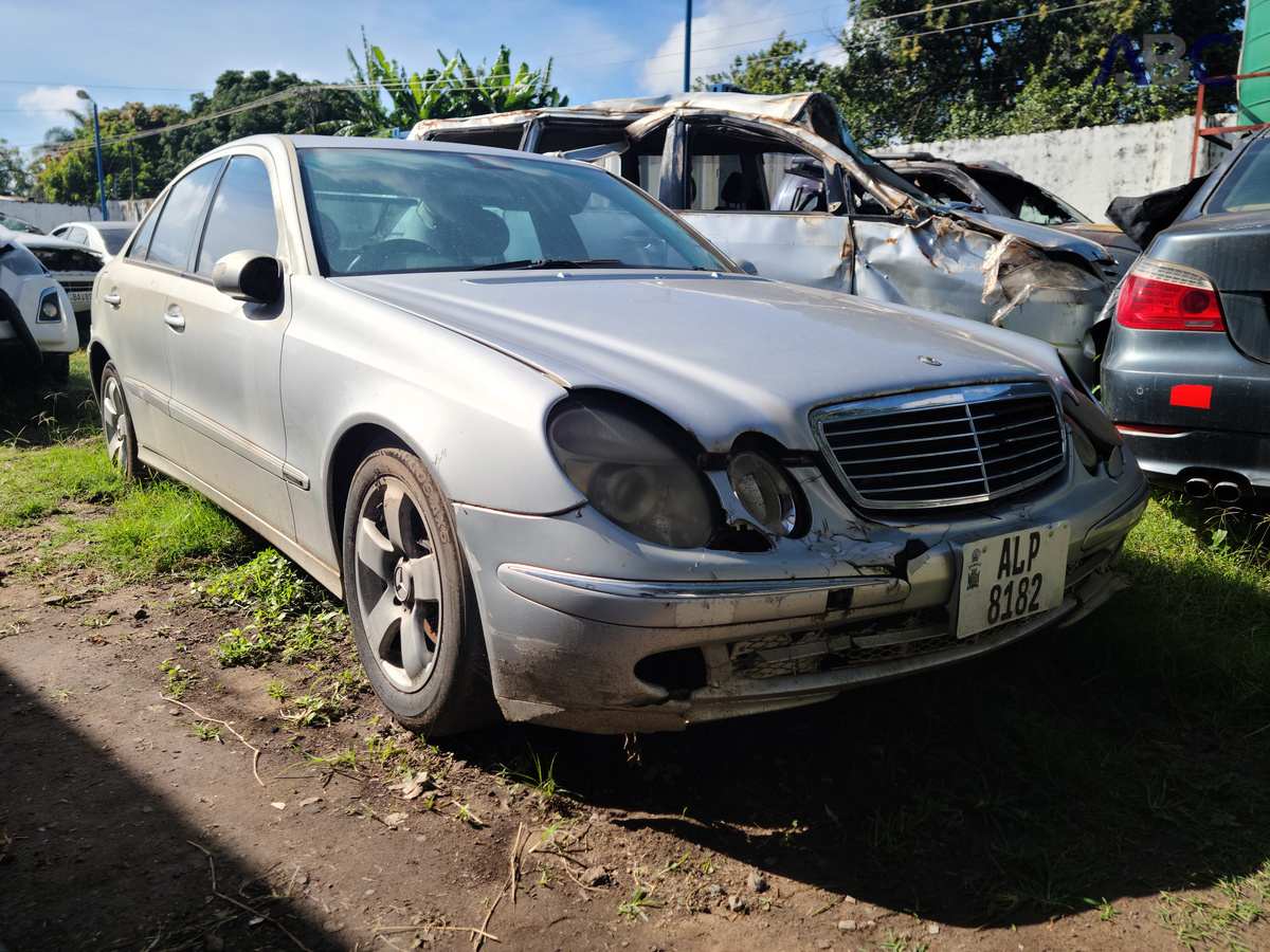 2002 Mercedes-Benz E-Class E320 Sedan