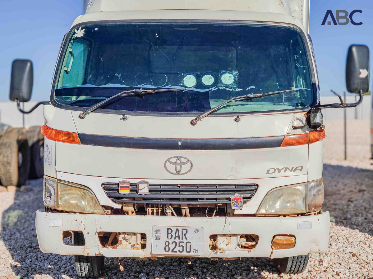 2000 Toyota Dyna 4.9D Rigid Truck
