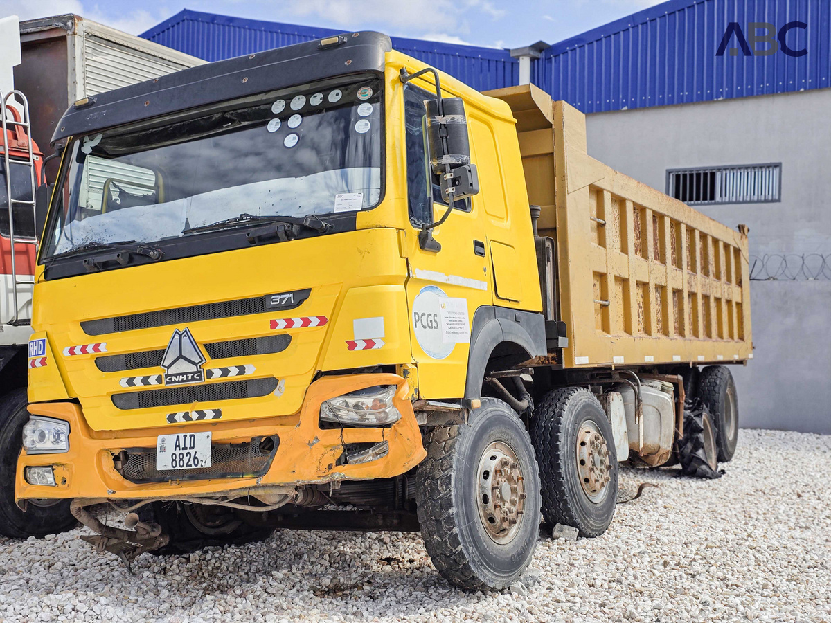 2017 Sino Howo Double Axle Rigid Tipper