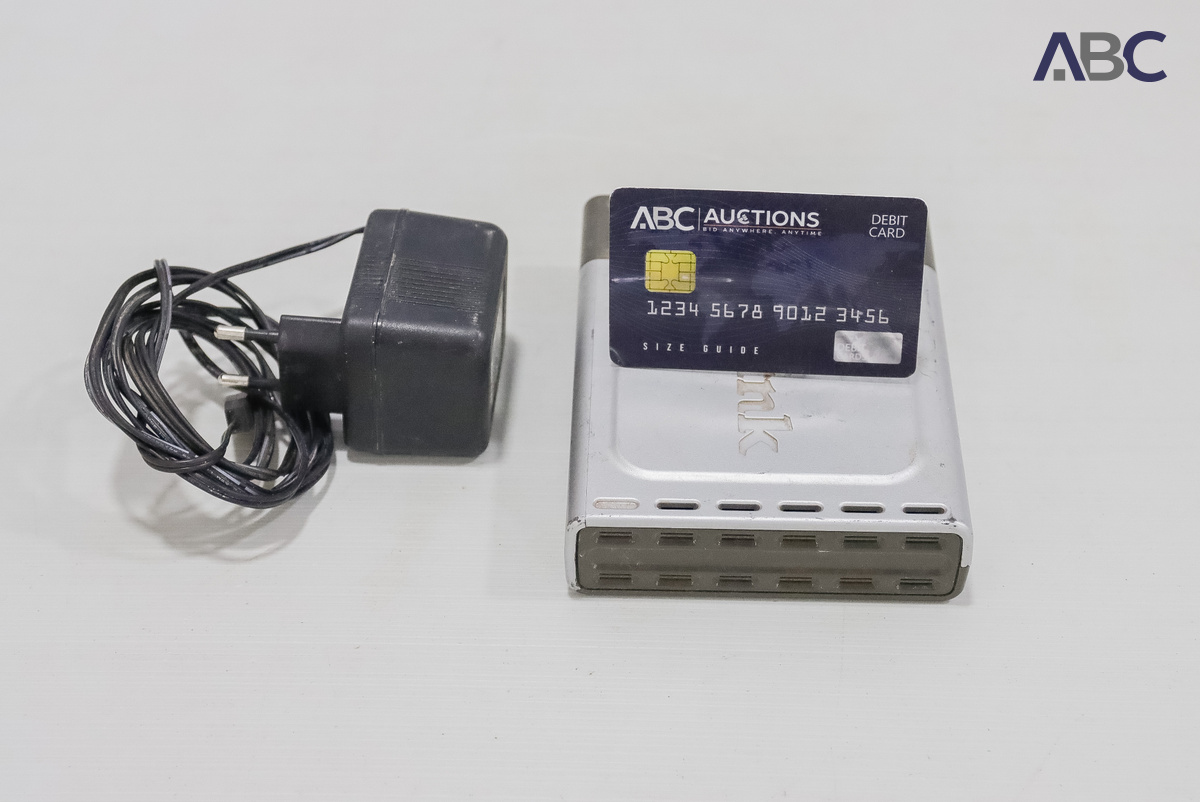 D-LINK DES-1005D Ethernet Switch (9V) (1 Lot)